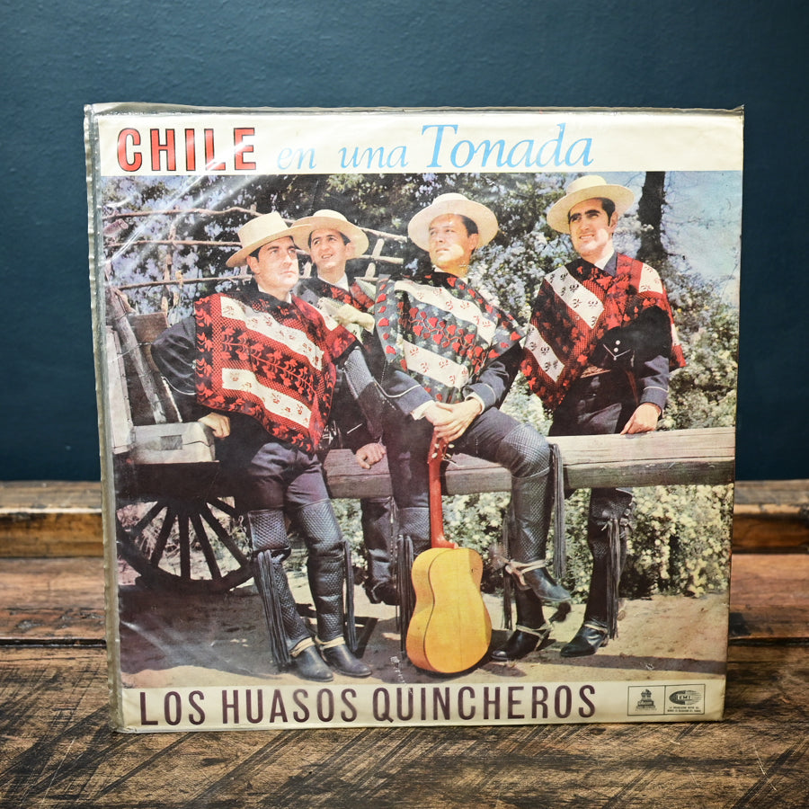 Long Play "Chile en una Tonada" por Los Huasos Quincheros 1967 – Atelier